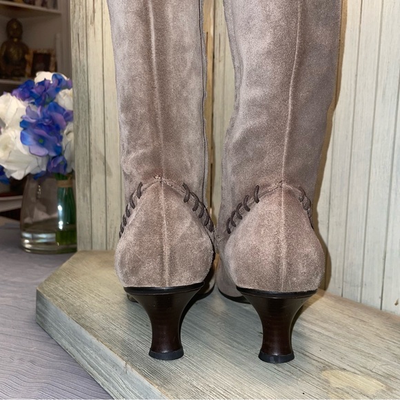 janet & janet | Shoes | Janet Janet Beige Suede Side Zip Up Kitten Heel ...